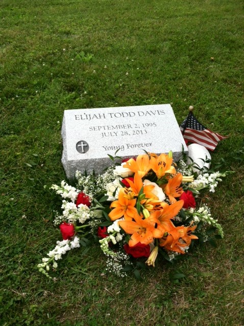 Elijah's grave stone - Davis Farm and Guest House